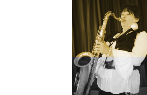 Juli Wood Sax | I'm Saxomamaphonic!